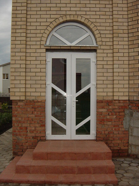 Pencere üretim, satış ve montaj firmaları Okna V Novosergiyevke, Orenburgskaya oblastı, foto