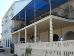 Edem (Летняя улица No:4, посёлок городского типа Новофёдоровка), otel  Kırım Cumhuriyeti'nden