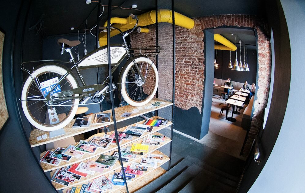 Kafe 1818. Cafe & bikes, Saint‑Petersburg, foto