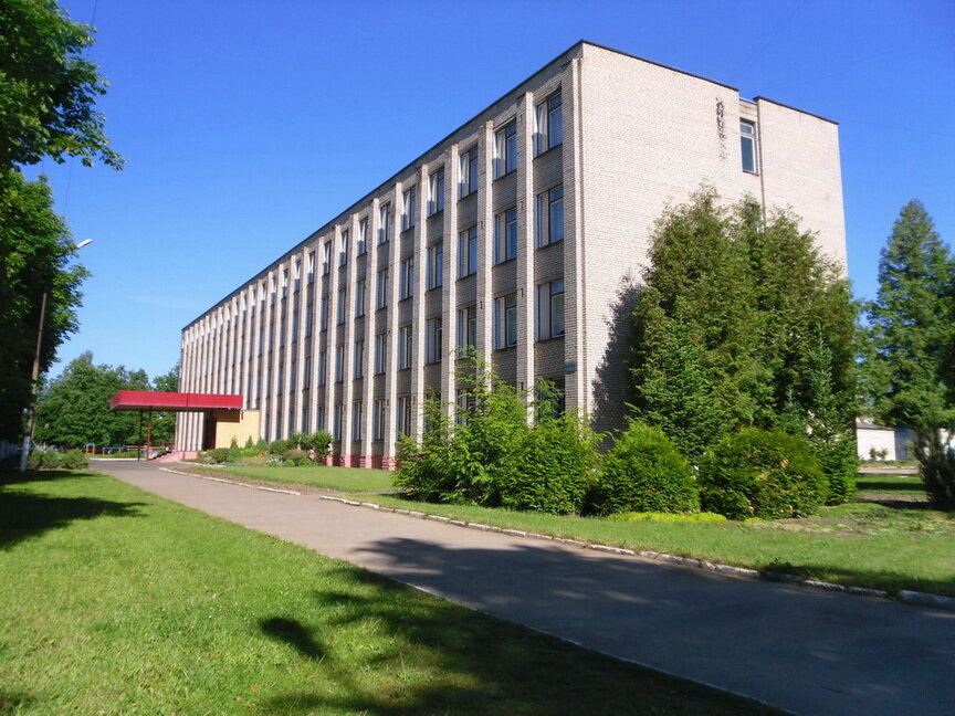 Ortaokul Узденская средняя школа № 2 имени Кондрата Крапивы, Uzda, foto