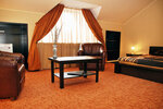 Klub Sem (Kozacha vulytsia No:5Б), otel  Zaporoje'den