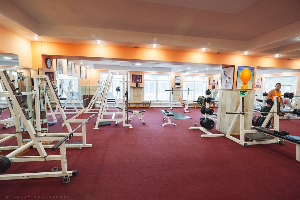 Fitness kulüpleri Fitnes tsentr Legion, Balakovo, foto