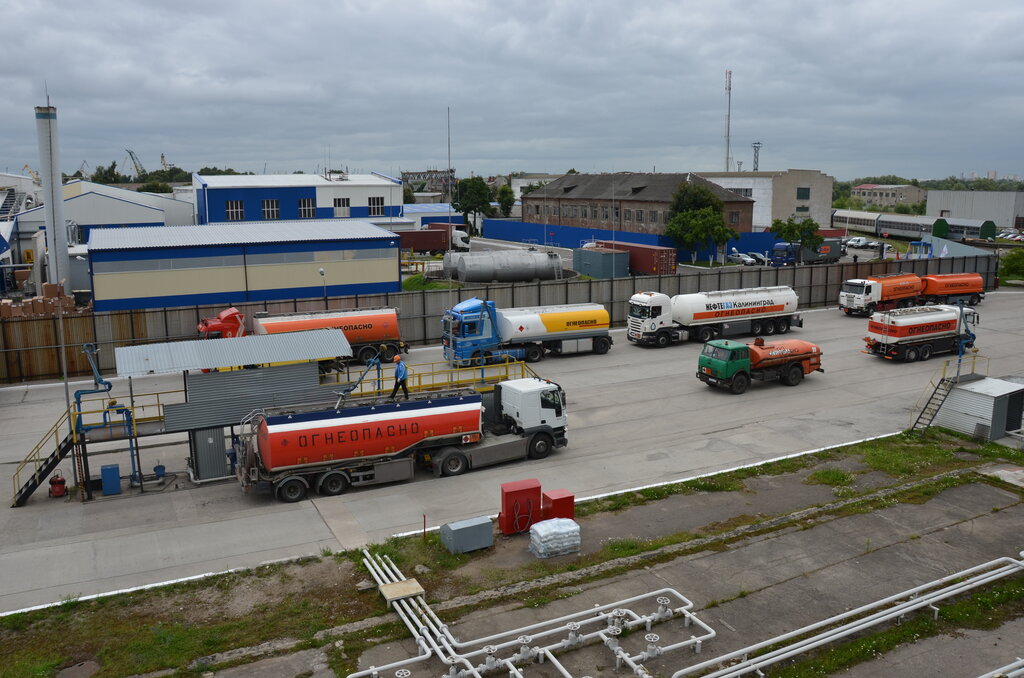 Petrol ürünleri üreticileri Baltiktop, Kaliningrad, foto