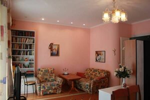 Luxe Apt on Instytutska Street (Институтская улица No:22/7), otel  Kiev'den