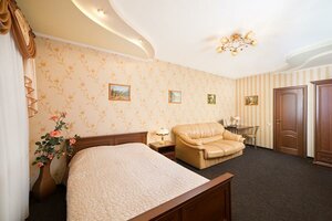 Hotel Hottey (Hrodnenska Street No:26), otel  Kiev'den