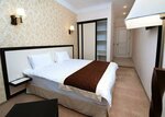 Corona (Henuezka vulytsia No:36), otel  Odesa'dan