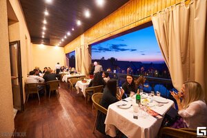 Restoran Raysky Dvorik (Pyrohivskyi Shliakh Street No:26, Kyiv), restoran  Kiev Bölgesi'nden