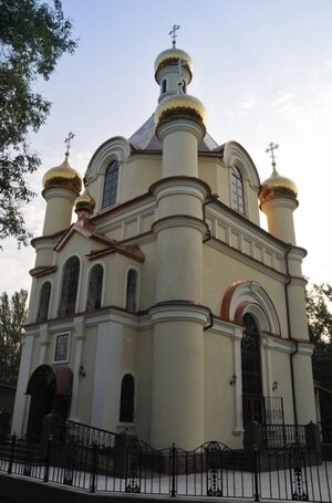 Ortodoks kiliseleri Khram vsekh Svyatykh, Donetsk, foto