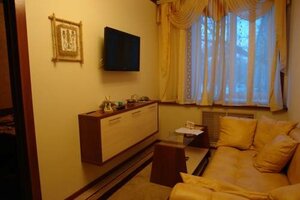 5 Chudes (Emilii Alekseevoy Street No:9Б), otel  Barnaul'dan