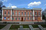 Benefis (Komsomolskaya ulitsa No:83), tiyatrolar  Yelets'ten