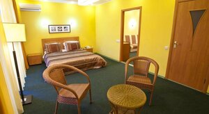 Klub-otel Safari (Гідропаркова вулиця No:23А), otel  Harkiv'den