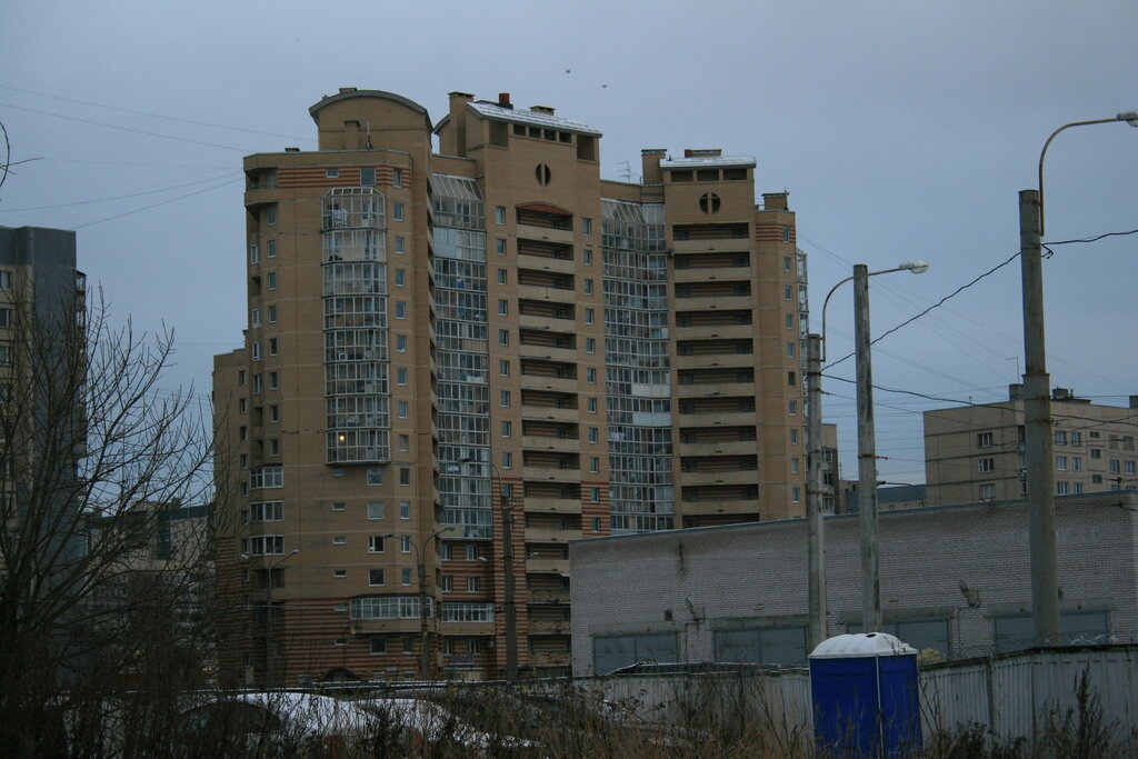 Bina, site yönetimi Tovarishchestvo Sobstvennikov Zhilya Shavrova 13/1, Saint‑Petersburg, foto