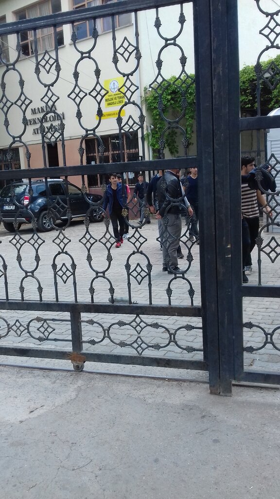 Mesleki ve teknik anadolu lisesi Menemen Mesleki Ve Teknik Anadolu Lisesi, İzmir, foto