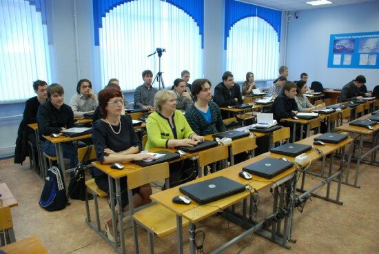 Üniversiteler Uralsky tekhnichesky institut svyazi i informatiki Priyemnaya komissiya, Yekaterinburg, foto