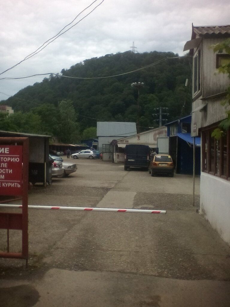 Otomobil servisi Stantsiya tekhobsluzhivaniya UCh-Dere, Soçi, foto