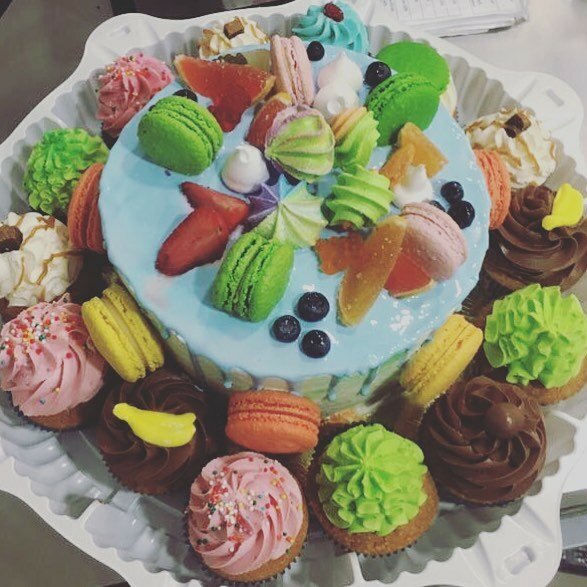 Pasta, şekerleme ve tatlı Art-konditerskaya Yulii Permyakovoy, Surgut, foto