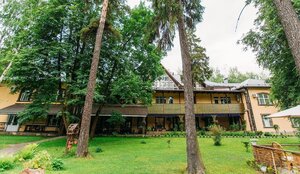 Pushkino art-hotel (ulitsa Kuybysheva No:25, mikrorayon Zvyagino, Pushkino), otel  Puşkino'dan
