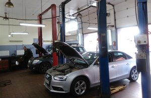 Angar 32 (Moscow, Novomoskovskiy Administrative Okrug, Kaluzhskoye shosse, 32-y kilometr), otomobil servisi  Moskova'dan