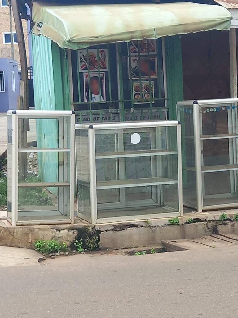 Güzellik salonu Class of Sadis, Akra, foto