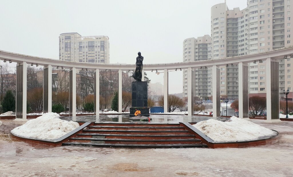 Anıt, heykel Memorial complex of the Great Patriotic War Pamyat, Puşkino, foto