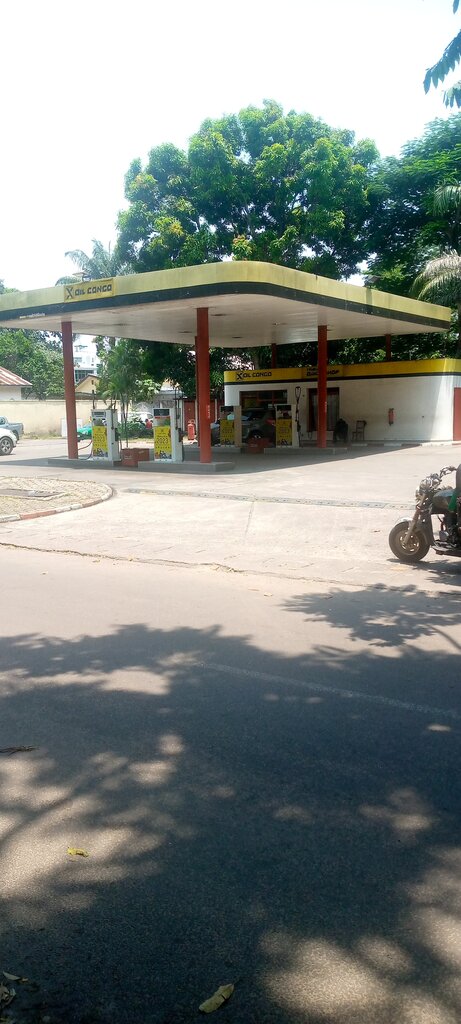 Benzin istasyonu Station de Service X-Oil, Brazzaville, foto