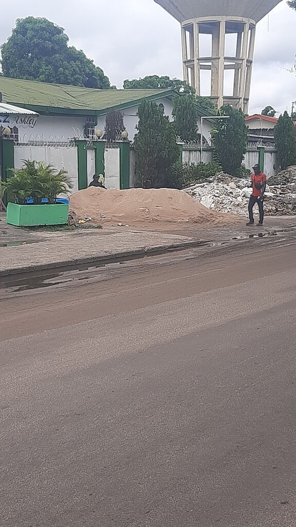 Tıp merkezleri ve klinikler Clinique Medicale du Chateau D'Eau, Brazzaville, foto