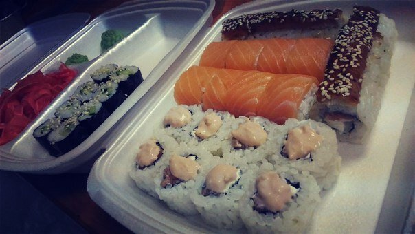 Suşi ve asya ürünleri Avto-sushi Banzay, Çernuşka, foto