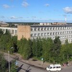 Pechorsky promyshlenno-ekonomichesky tekhnikum Gpou (Pechorskiy Avenue No:3), meslek yüksekokulu  Pechora'dan