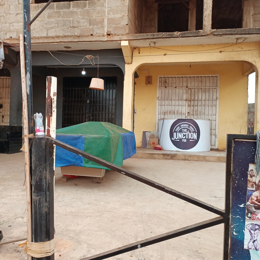 Bar The junction handout, Dünya, foto