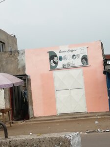 Exaucé Coiffure (Brazzaville, Commune de Makélékélé, Avenue Fulbert Youlou), berberler  Brazzaville'den