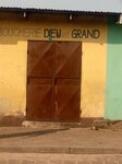 Dieu Est Grand (Brazzaville, Commune de Moungali, Lagué Rue), kasap, şarküteri  Brazzaville'den