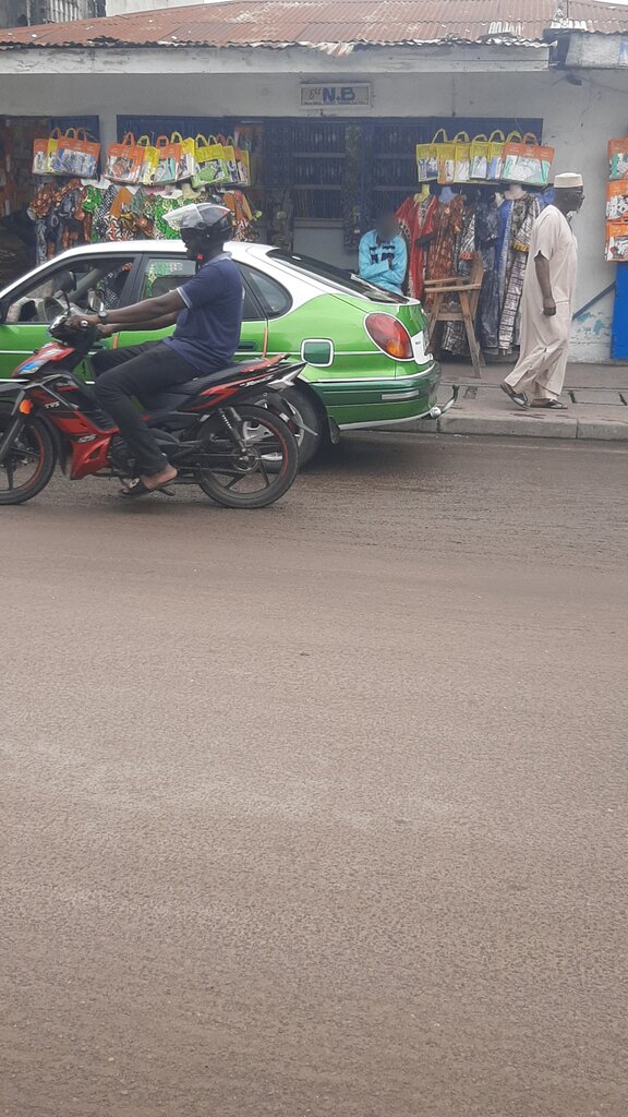 Giyim mağazası Ets N. B, Brazzaville, foto