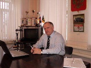 Belediyeler, devlet daireleri Administratsiya s. Starodubskoye, MU, Stavropolski krayı, foto