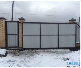 Çitler, parmaklıklar Zabor UrFO, Yekaterinburg, foto
