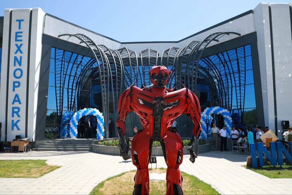 Teknopark Navoy Youth Technopark, Nevai, foto