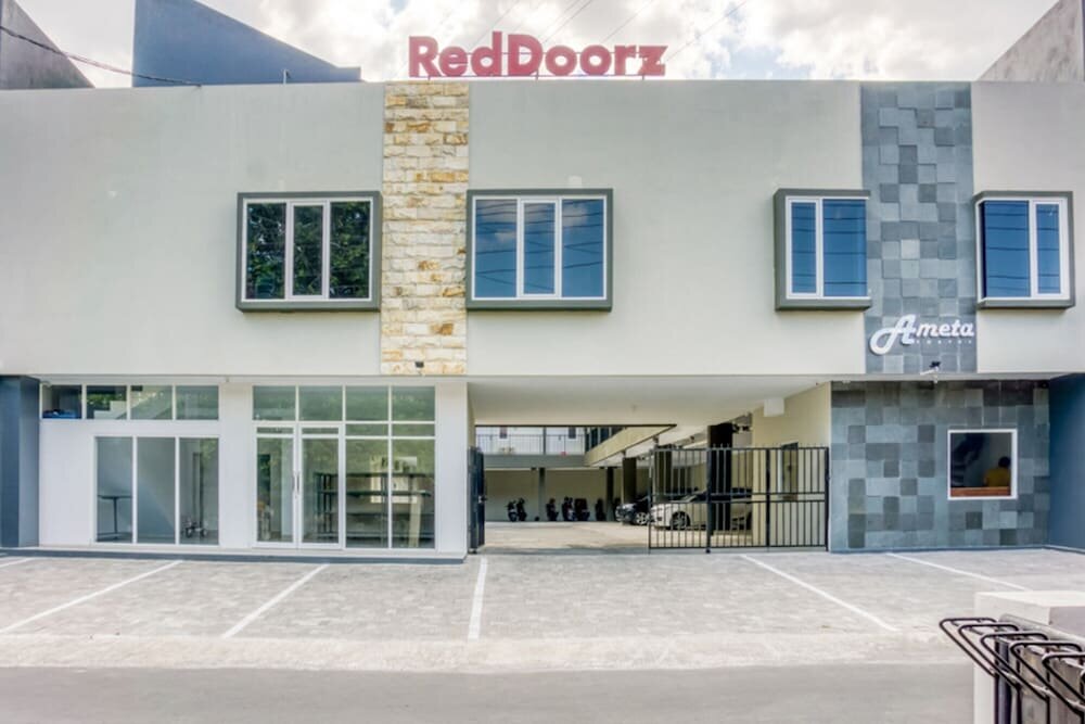 Otel RedDoorz @ Plemburan Jakal 2, Dünya, foto