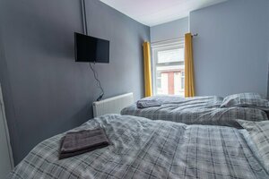 Thorne House (England, Doncaster, Thorne Road), otel  Galler'den