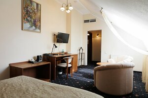 Elem (Krasnoarmeyskaya ulitsa No:22), otel  Verhniaya Pyşma'dan