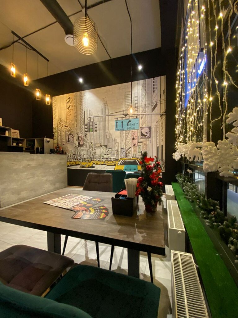 Suşi restoranı Empire Sushi & Pizza, Saint‑Petersburg, foto
