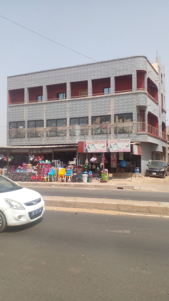 Yapı mağazası MGM, Dakar, foto