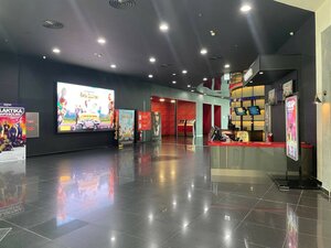 Park Bulvar (Neftchilar Avenue No:42), sinemalar  Bakü'den