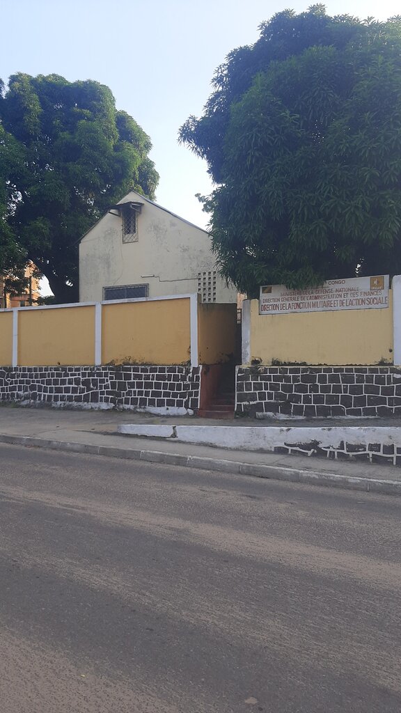 Devlet kurumları ve bakanlıklar Ministère De La Défense Nationale, Brazzaville, foto
