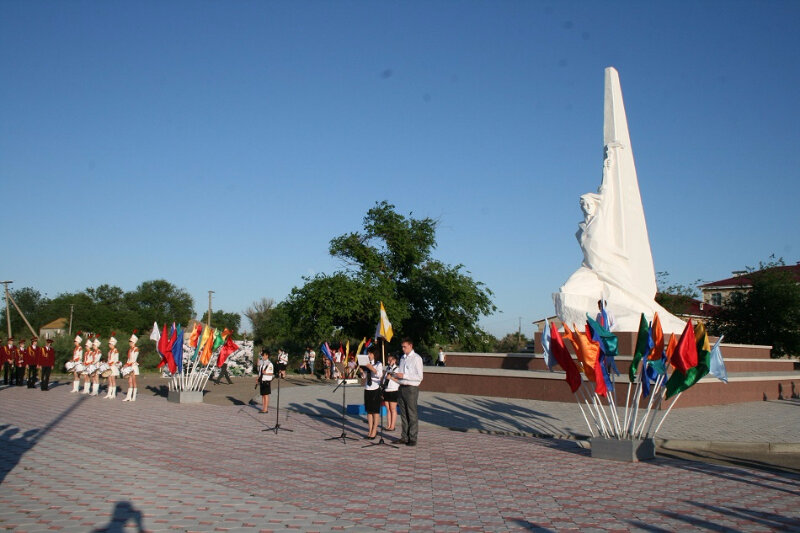 Anıt, heykel Величаевским молодогвардейцам, Stavropolski krayı, foto
