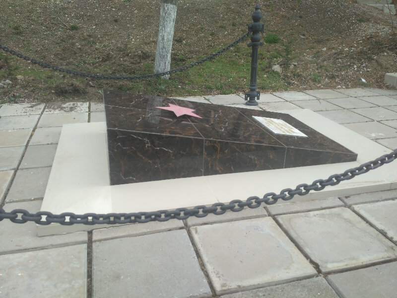 Anıt, heykel Неизвестный солдат, Kırım Cumhuriyeti, foto