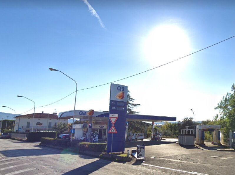 Otogaz dolum istasyonu Stazione di servizio Q8 - Lavaggio Self H4, Arezzo, foto