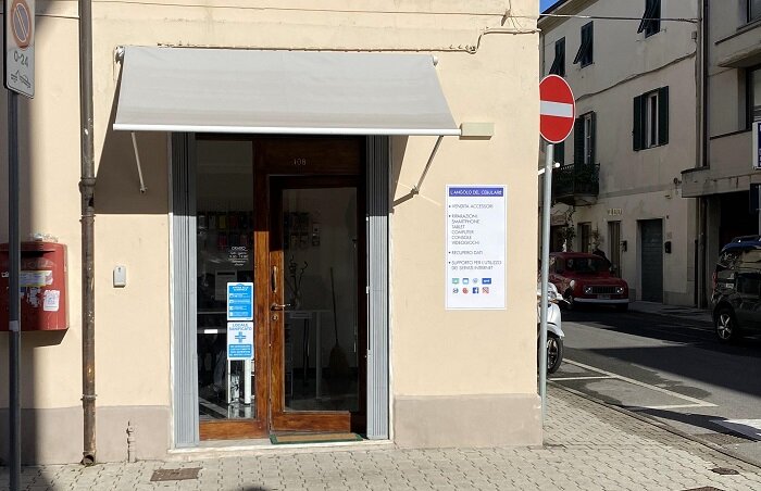 Cep telefonu ve aksesuarları satış mağazaları L'Angolo del Cellulare - Riparazione Cellulari Viareggio, Toskana, foto