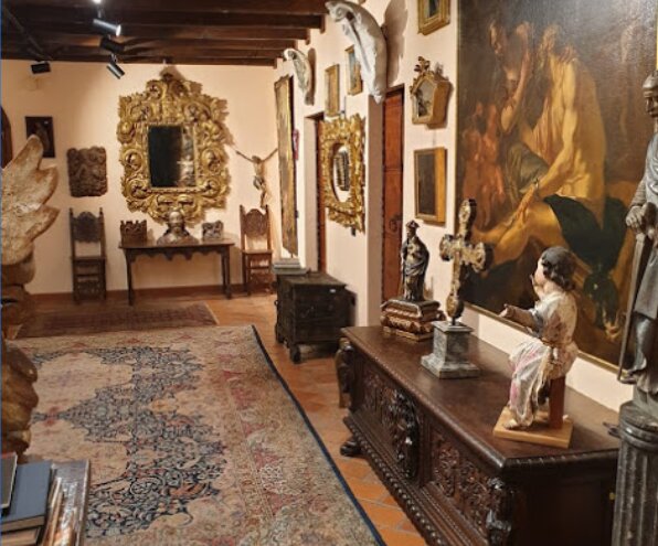 Antikacı dükkanları Antichita' La Pieve, Lombardiya, foto