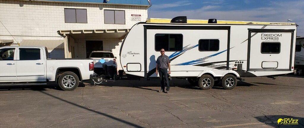 Karavan Rvzz, Utah, foto