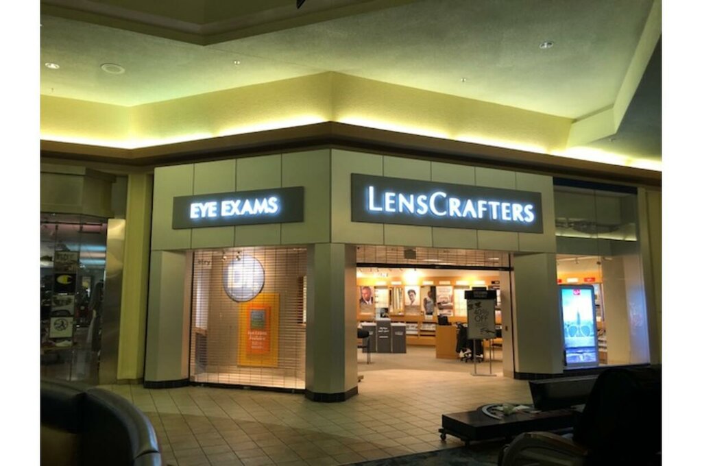 Giyim mağazası LensCrafters, Louisville, foto