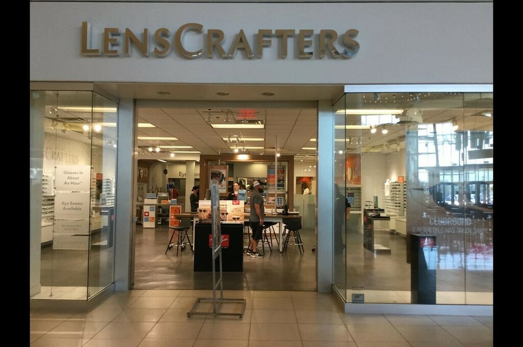 Giyim mağazası LensCrafters, Ohio Eyaleti, foto